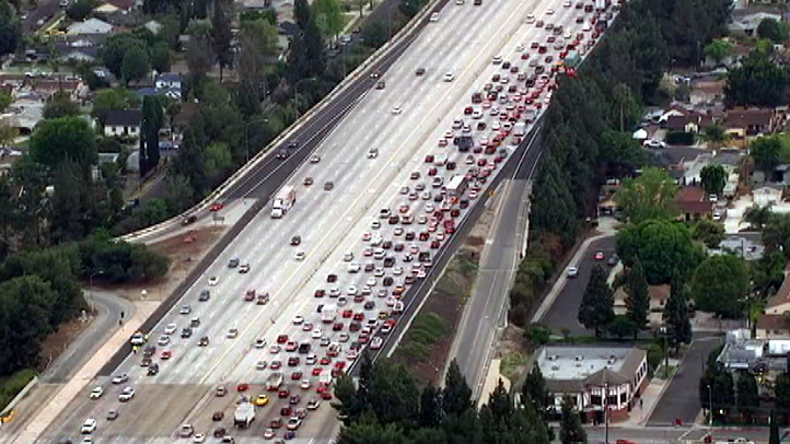 Two Killed in Fiery 118 Freeway Crash in Granada Hills – NBC Los Angeles