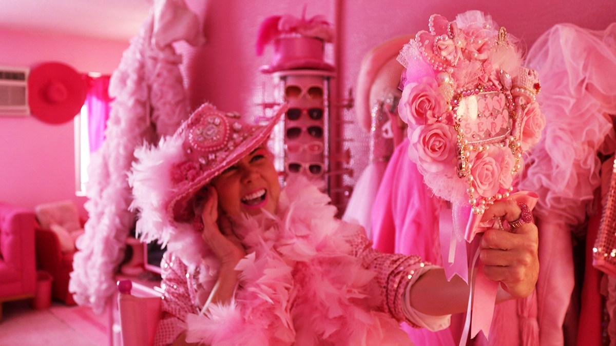 Everything is Pink Inside This West Hollywood Apartment – Including the ...