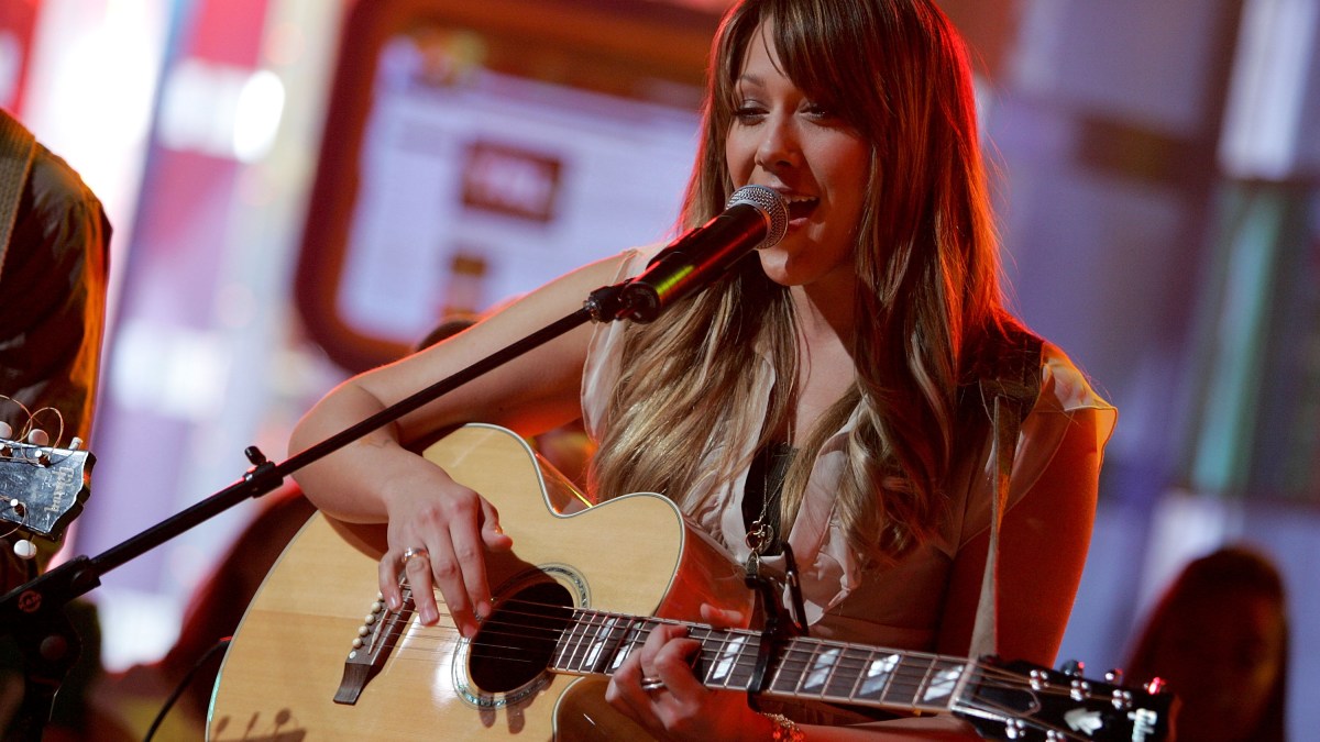 On The Download: Colbie Caillat – NBC Los Angeles