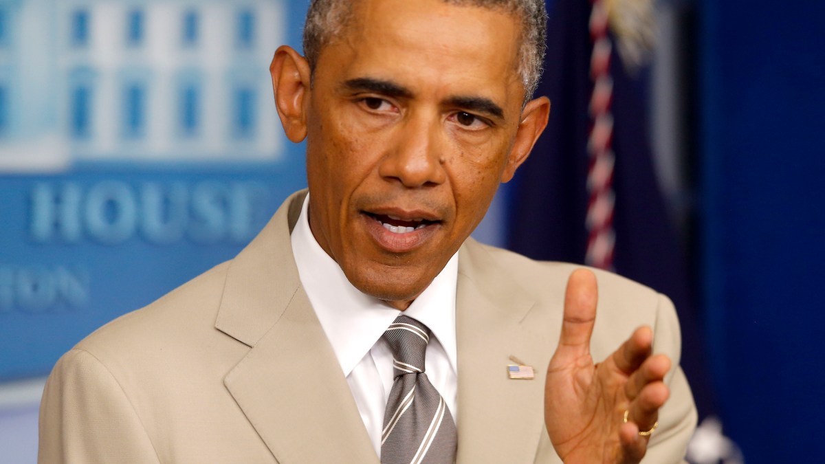 Obama’s Tan Suit Lights Up Social Media – NBC Los Angeles