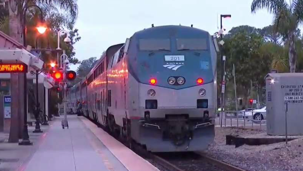 Amtrak Pacific Surfliner Requiring Reservations for Holiday Travel ...