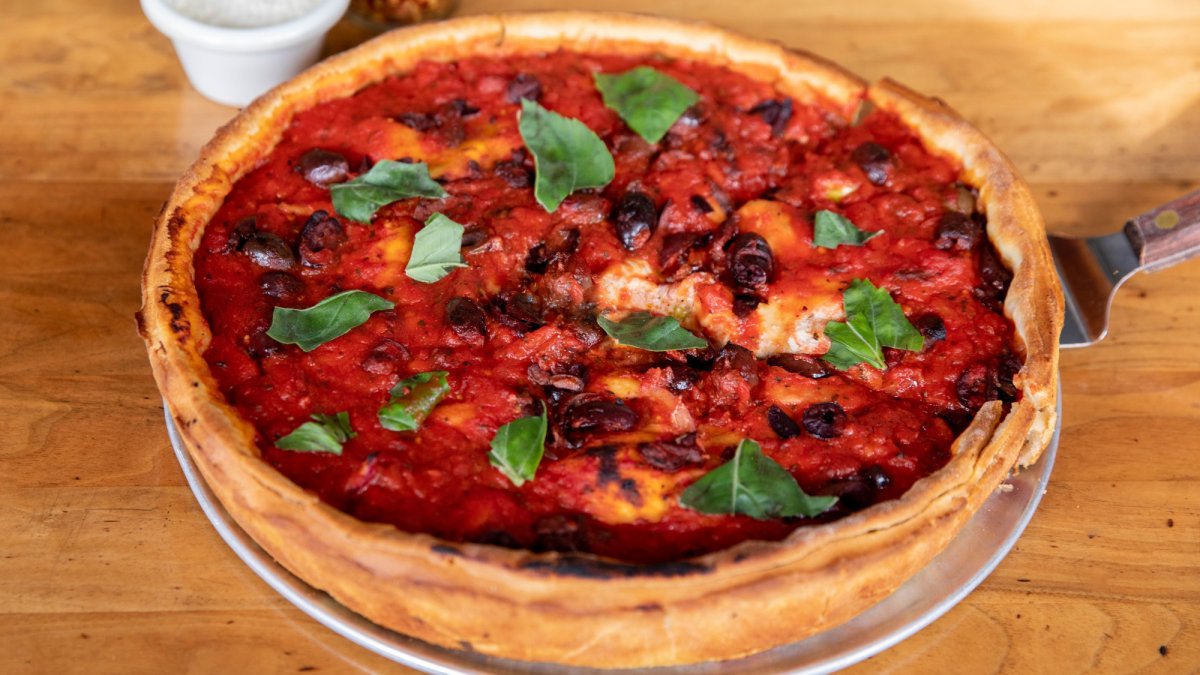 Dig into DTLA’s New Deep Dish Pizza Joint – NBC Los Angeles