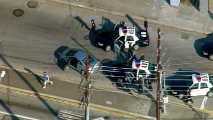 Police Chase Ends With Brief Foot Pursuit – NBC Los Angeles
