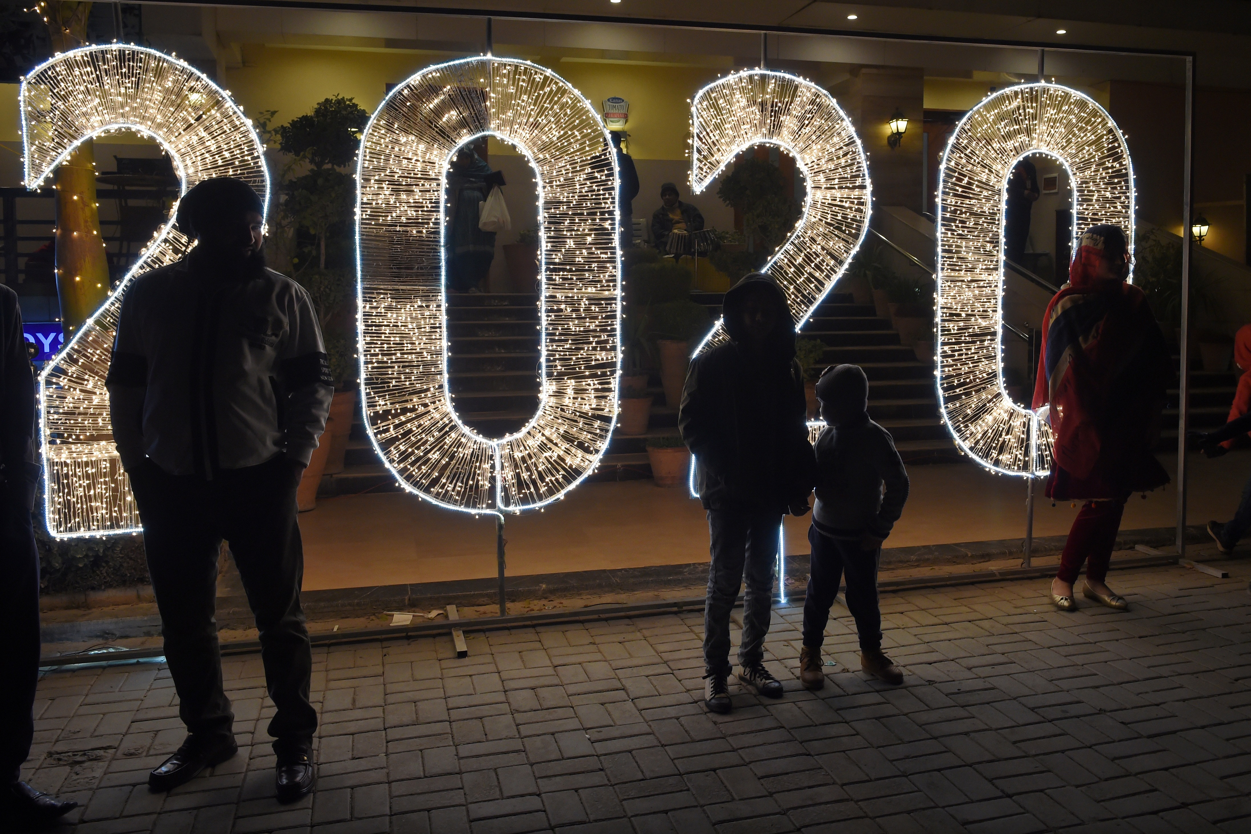 Pictures From 2020 New Year’s Eve Celebrations Across the World – NBC ...