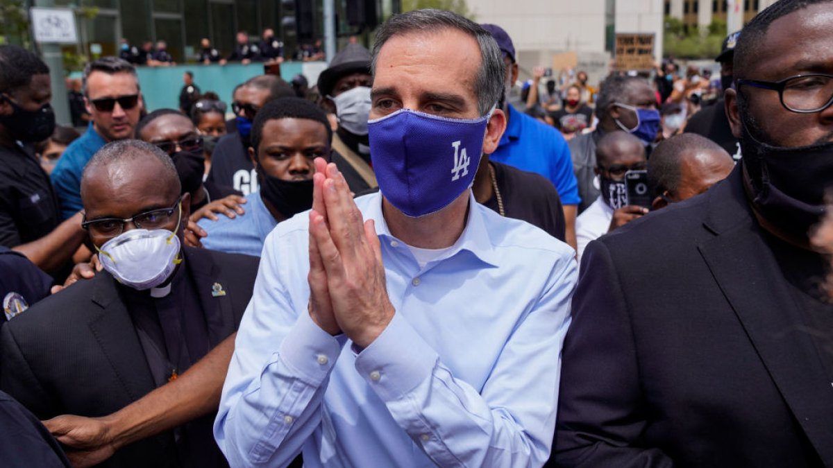 LA Mayor Says He Has Confidence in LAPD Chief After He ‘Misspoke’ – NBC ...