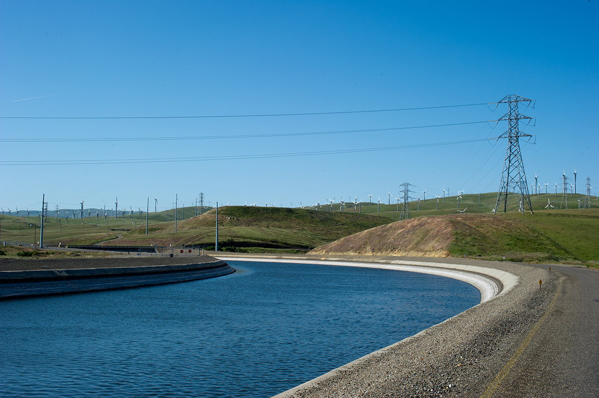 How Water Gets From the Sierra Nevada Mountains to the Rest of ...