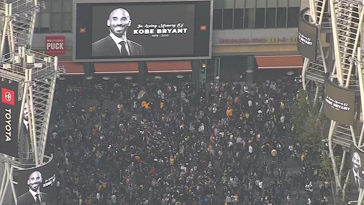 Crowd Honors Kobe Bryant Outside Staples Center – NBC Los Angeles