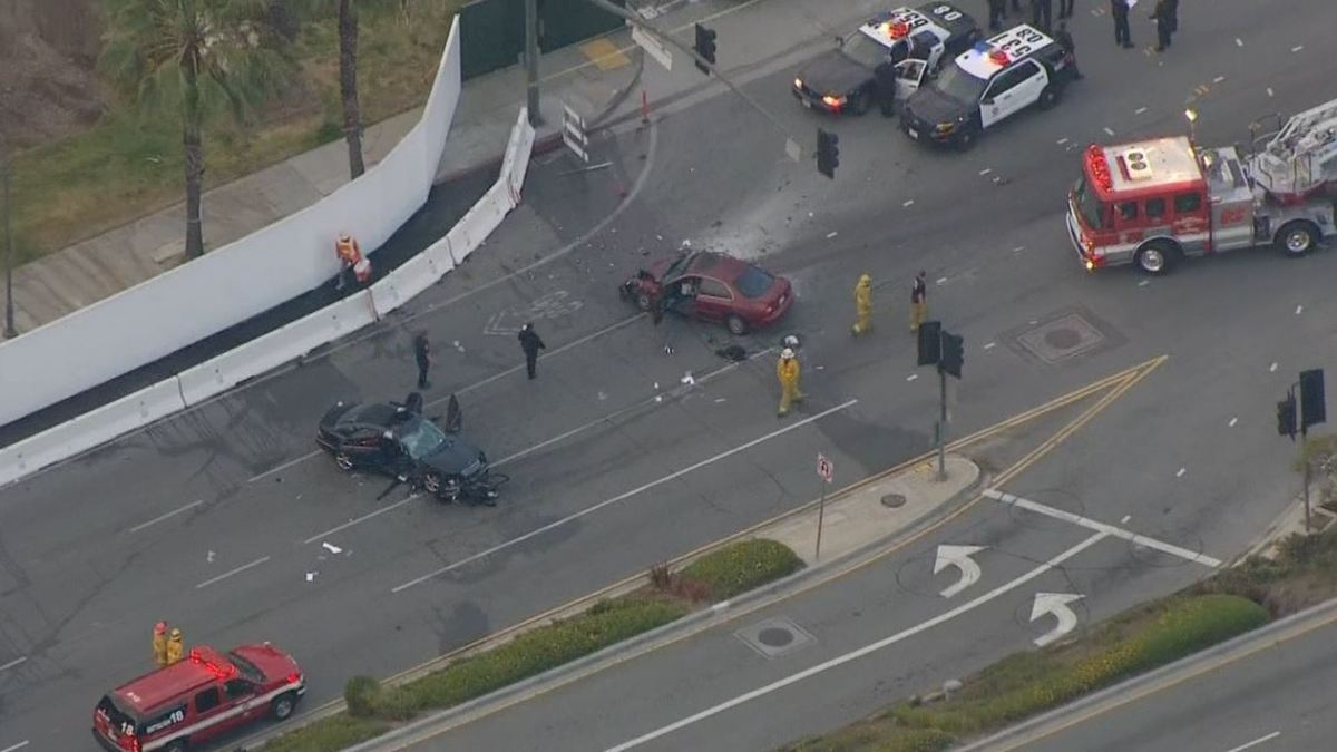 Santa Monica Boulevard Pursuit Ends in Crash, Some Injuries – NBC Los Angeles
