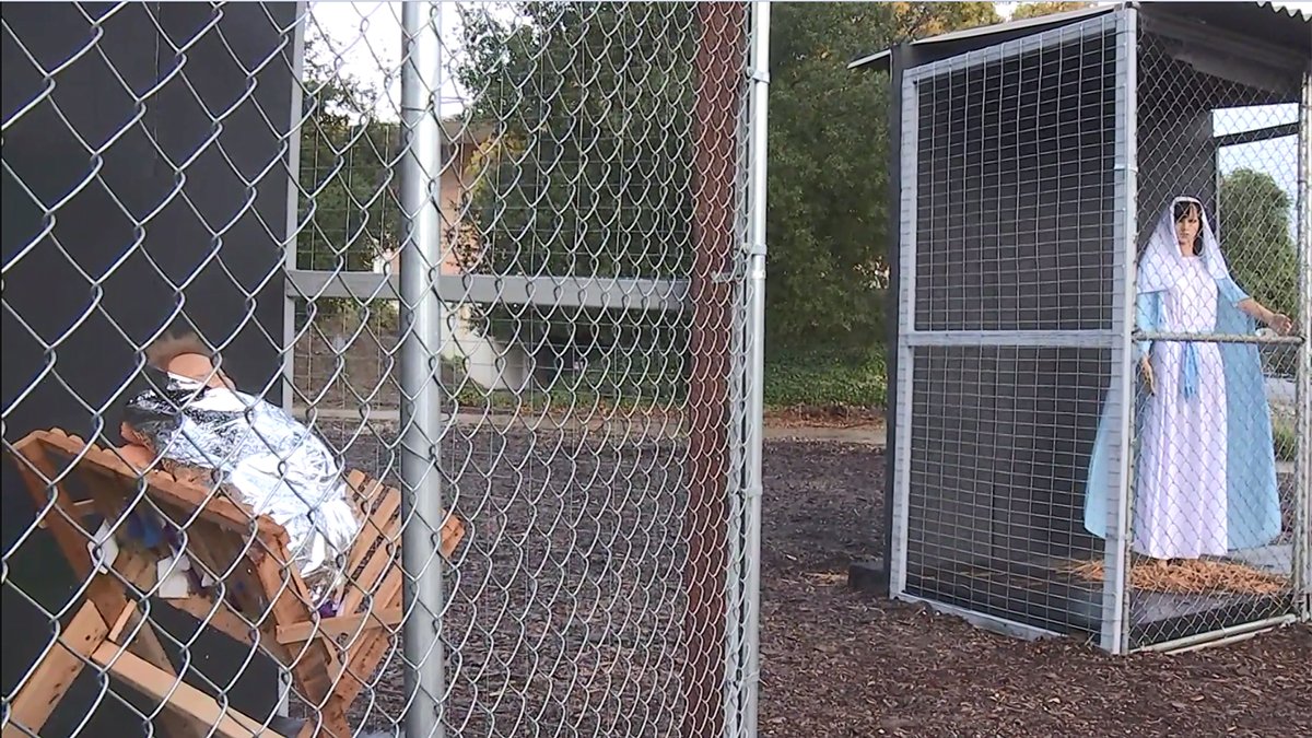 Claremont Church’s Nativity Scene Depicts Figures as Caged Refugees ...