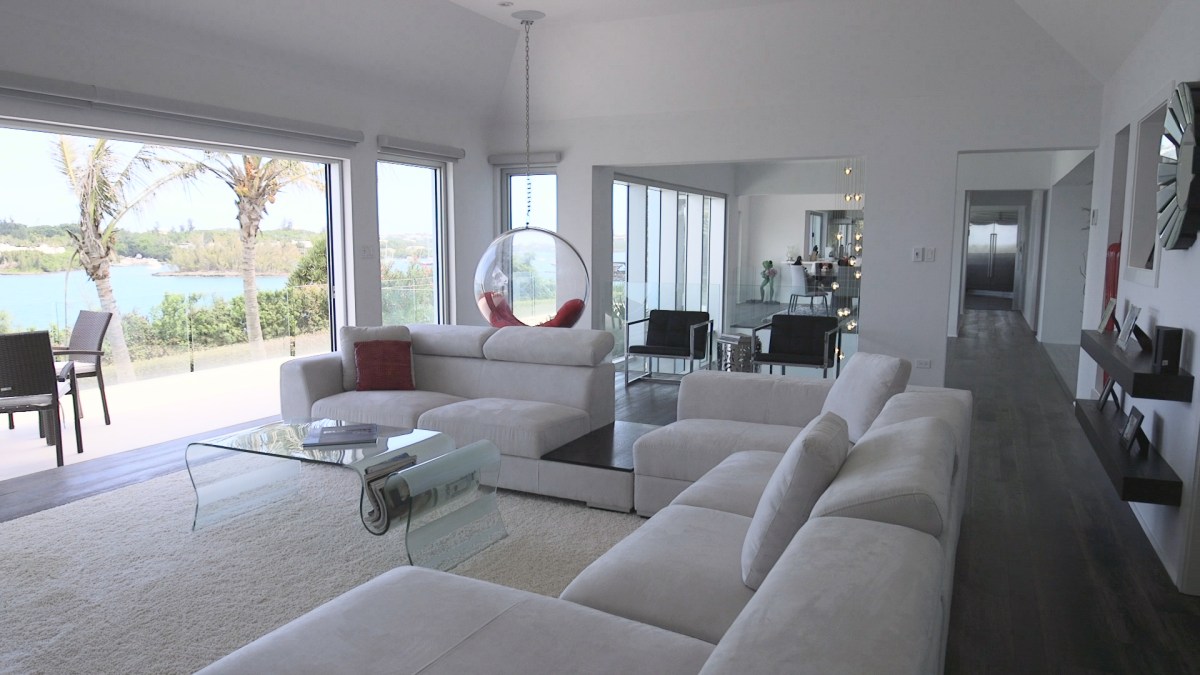 Luxury Living in Bermuda – NBC Los Angeles