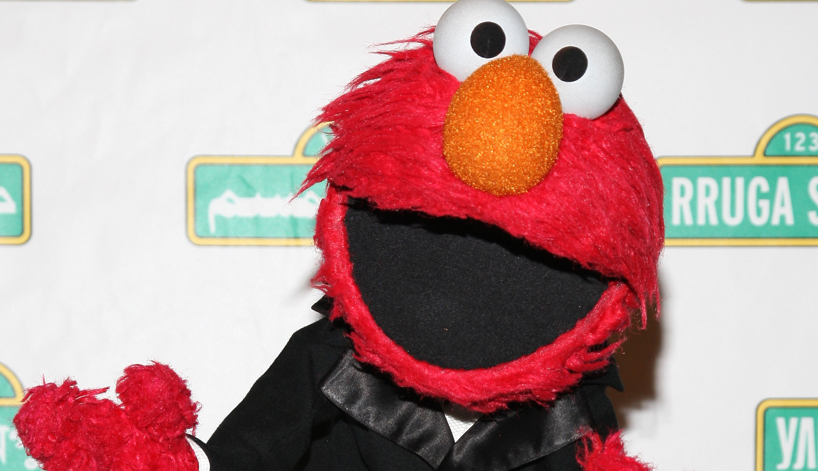 Muppet Elmo Readies for His Own Starry HBO Max Talk Show – NBC Los Angeles