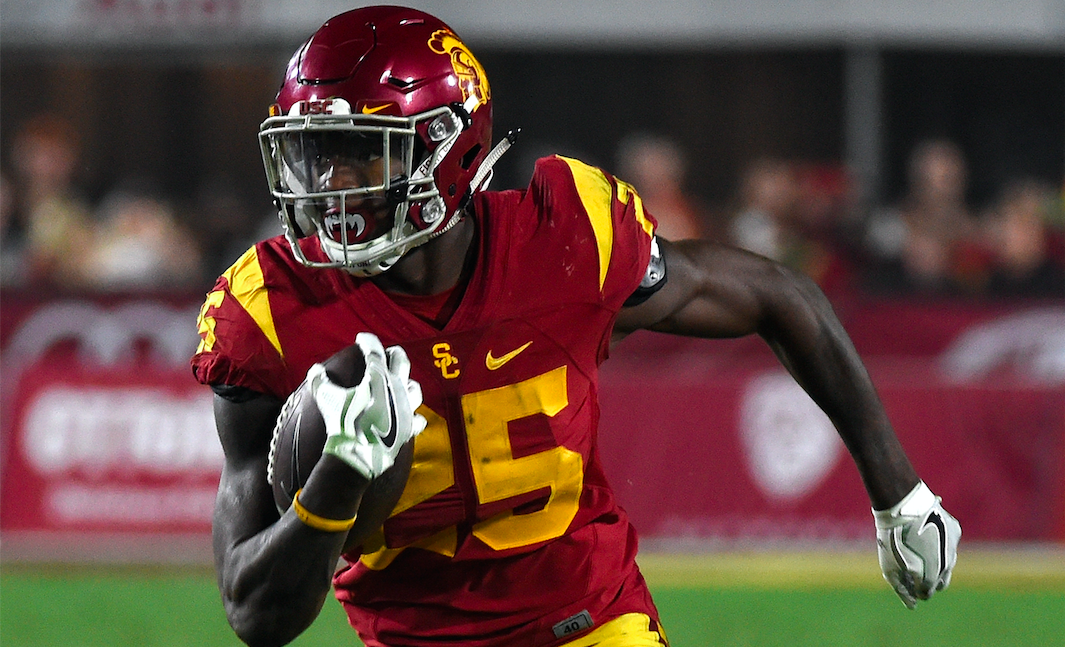 Ronald Jones Rushes for Record 4 TDs as USC Rolls Over Oregon 45-20 ...