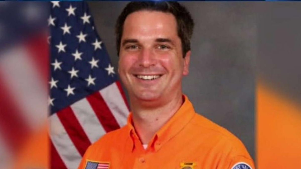 Volunteer Rescuer Dies on Mount Baldy – NBC Los Angeles