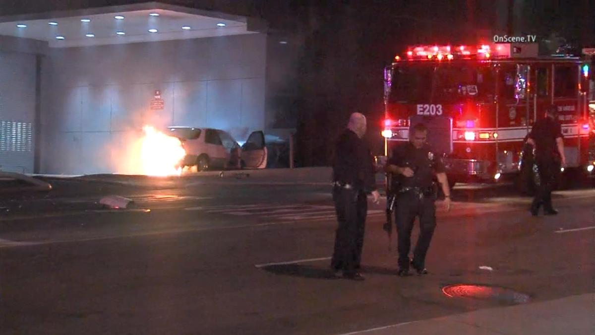 Suspect Crashes Into Building After Police Pursuit In Downtown La Nbc