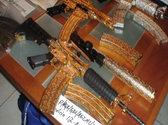 Mexican Feds Seize Druglord’s Golden Guns – NBC Los Angeles