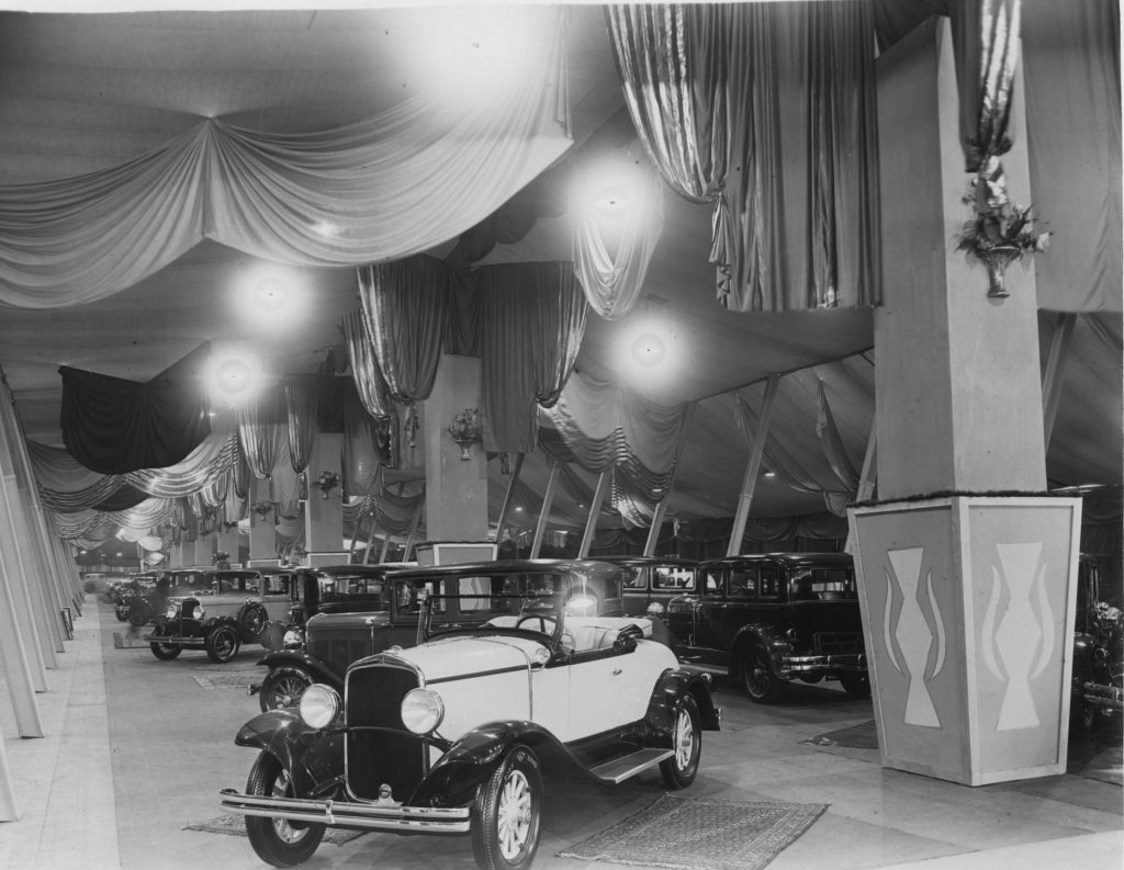 See Historic Photos From the LA Auto Show – NBC Los Angeles