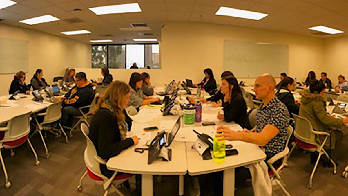 Los Angeles Unified School District to Open Mental Health Hotline on ...