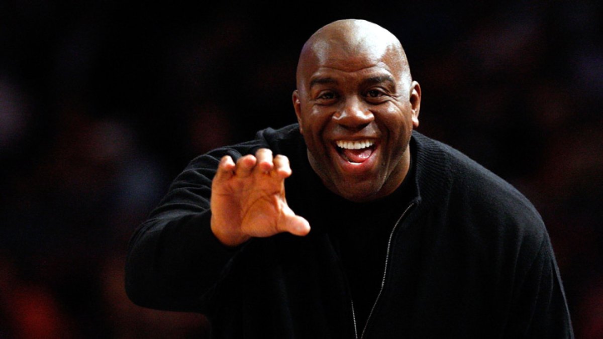 Magic Johnson Joins Harris’ Bid for Commanders: AP Source – NBC Los Angeles