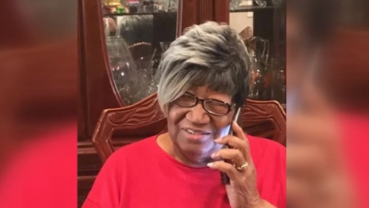 Pastor, Inspired by Parishioner’s Story, Wants to Put Phone Chargers in ...