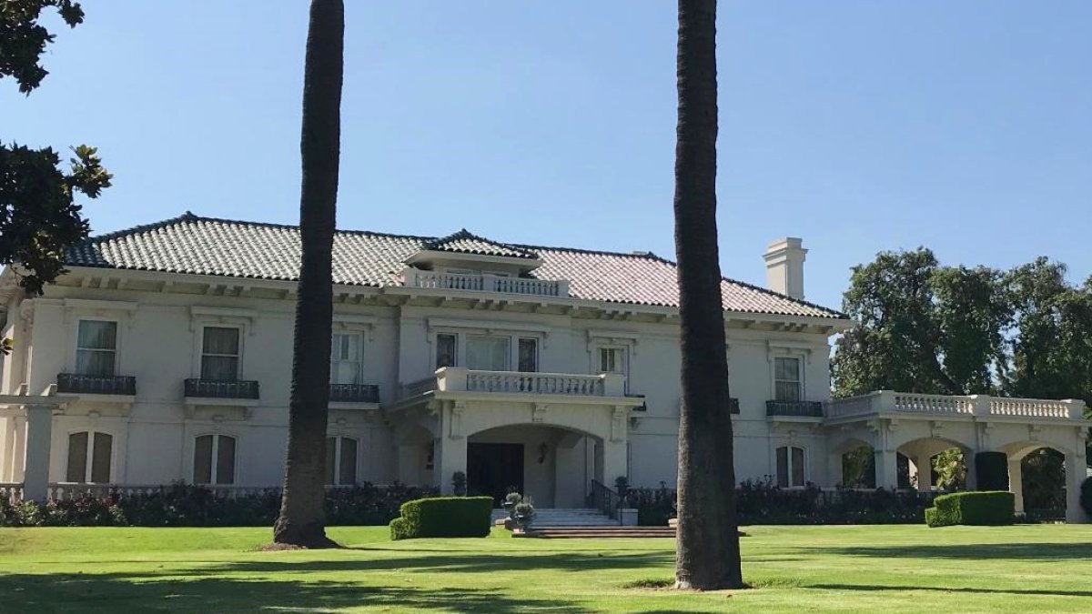 This Tour Takes You Along the Rose Parade’s ‘First Leg’ – NBC Los Angeles