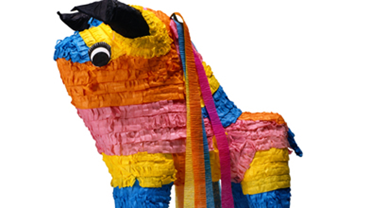 Breaking Piñatas Inside a Museum – NBC Los Angeles