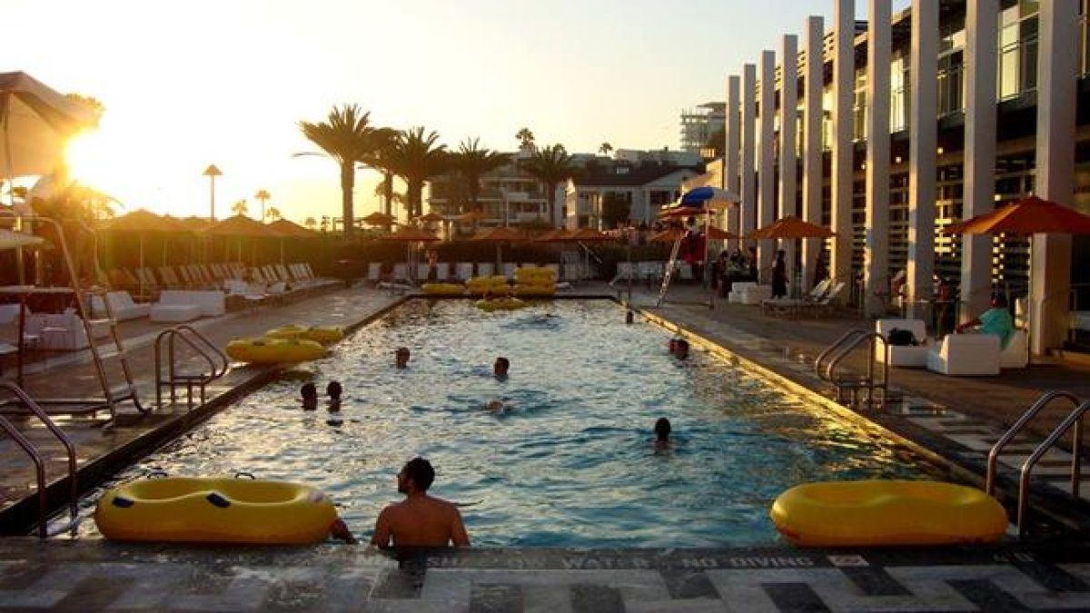 Take a ‘Sunset Swim’ at a Famous Beach House – NBC Los Angeles