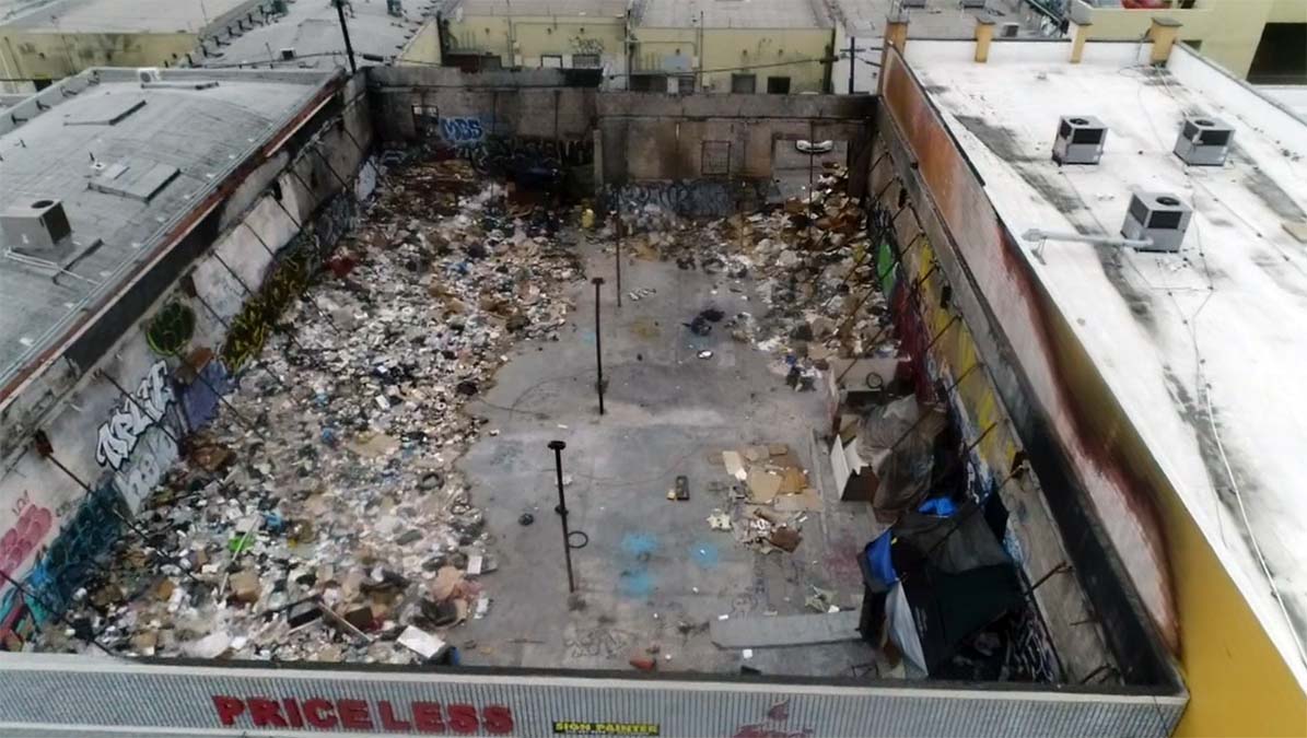 Garbage Piles and Rats Are Stinking Up LA’s Famed Fashion District ...