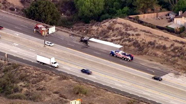 Overturned Big Rig Blocks Lanes On 14 Freeway In Canyon Country Nbc