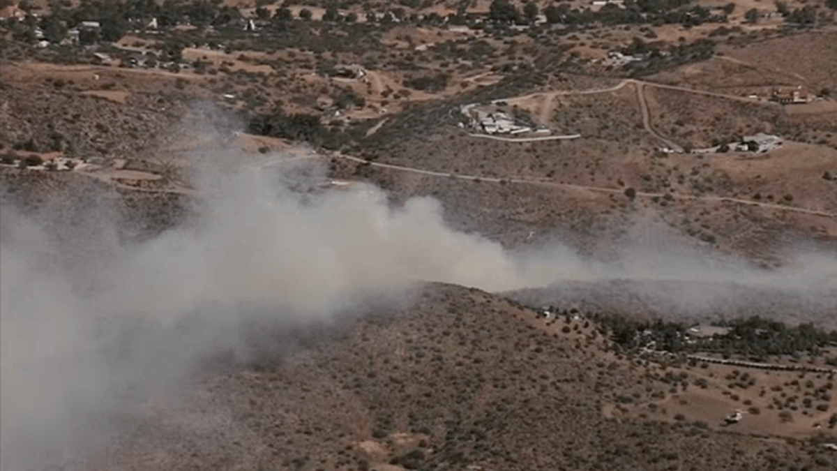 Brush Fire Burns in Antelope Valley Northeast of LA – NBC Los Angeles