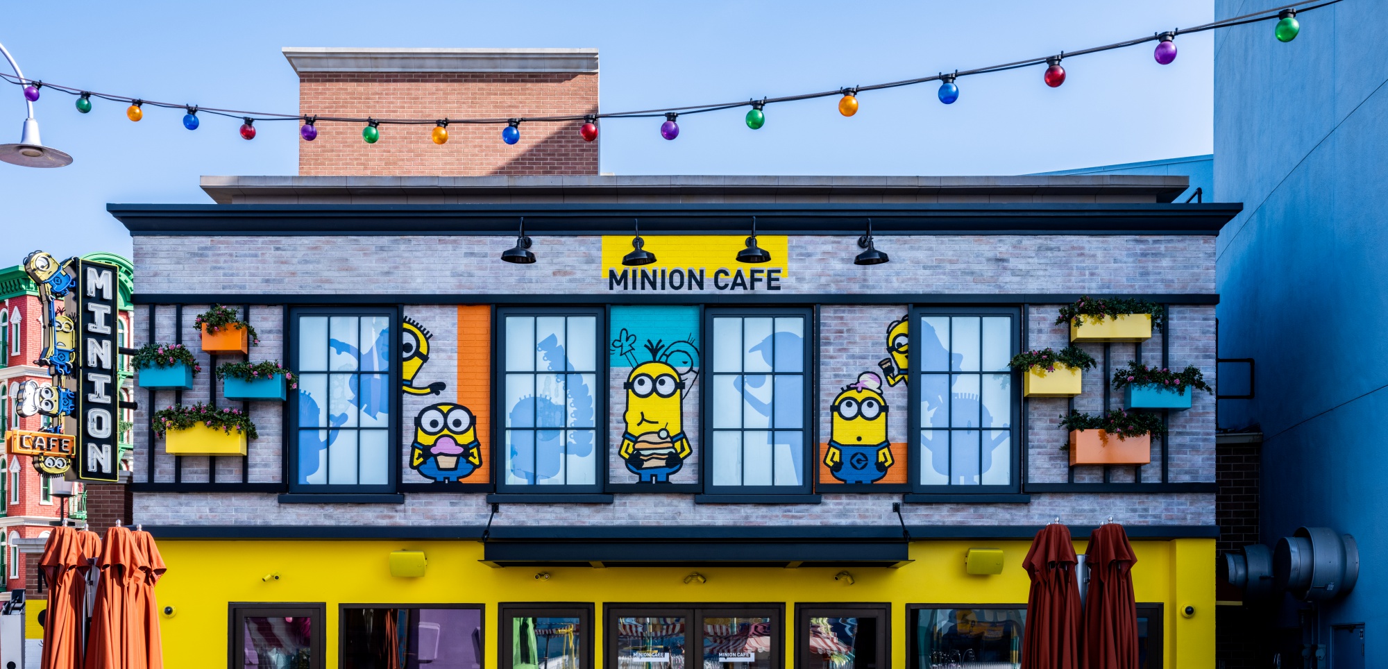 Minion Café Debuts at Universal Studios Hollywood – NBC Los Angeles