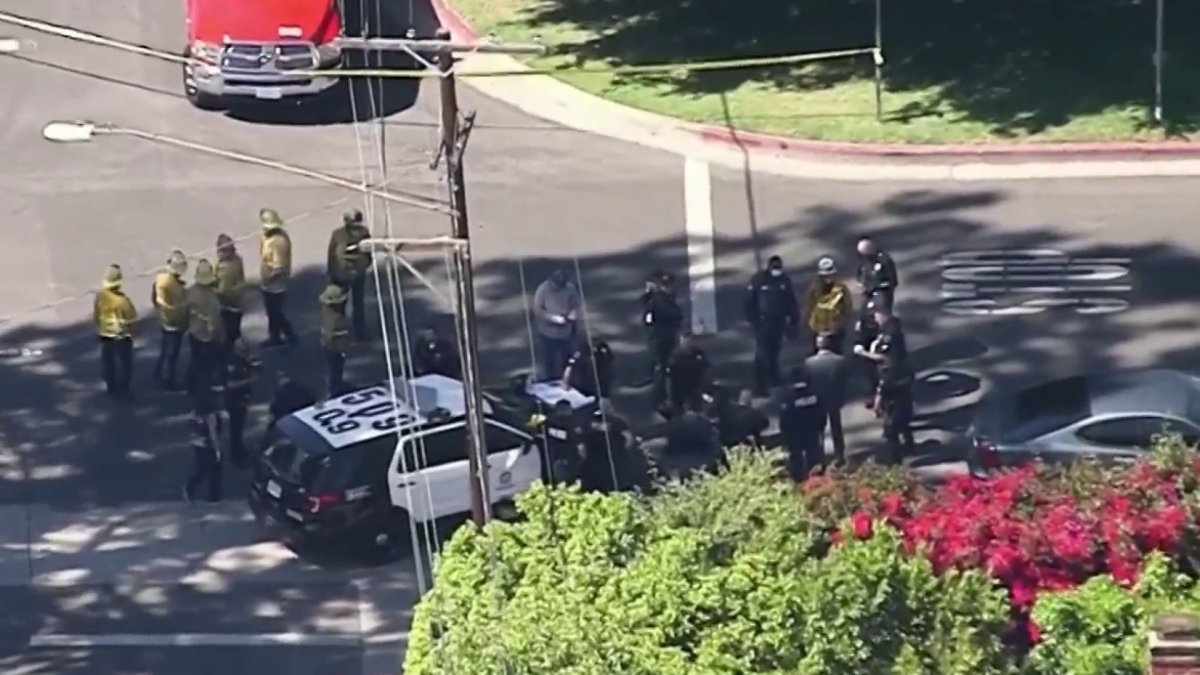 Off-Duty LAPD Officer Shot in Sherman Oaks – NBC Los Angeles