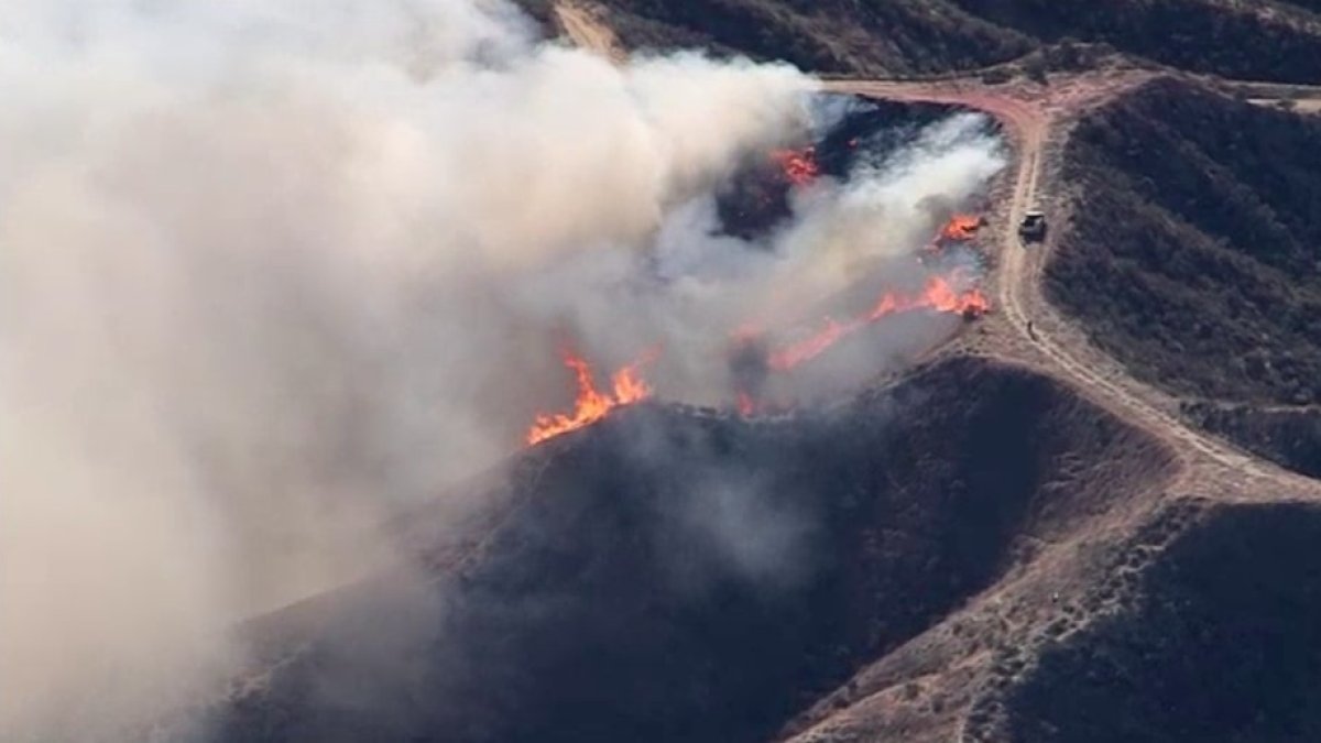 Evacuation Orders Lifted in Castaic Fire – NBC Los Angeles