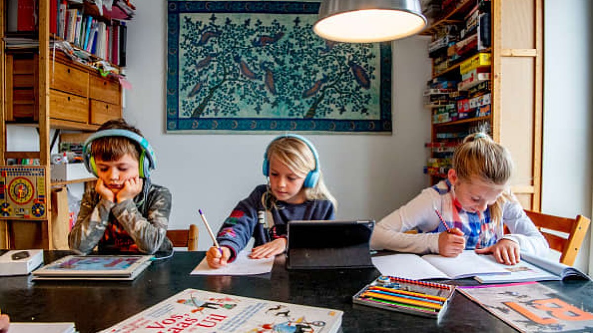 LA Program Compensates Students Tutoring Younger Family Members – NBC ...