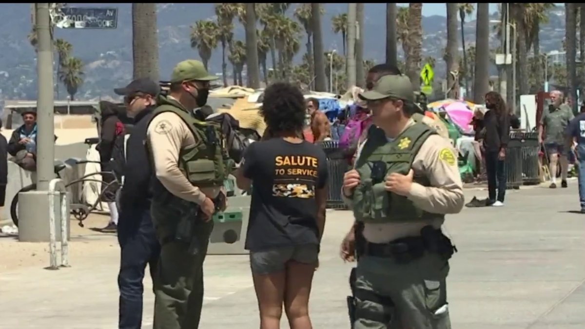 Deputies Descend on Venice Boardwalk – NBC Los Angeles