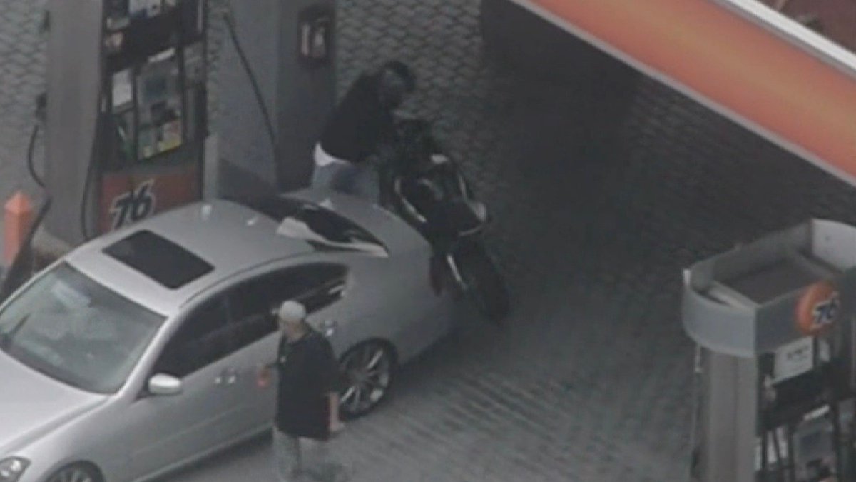 Motorcycle Rider Stop for Gas During Chase – NBC Los Angeles