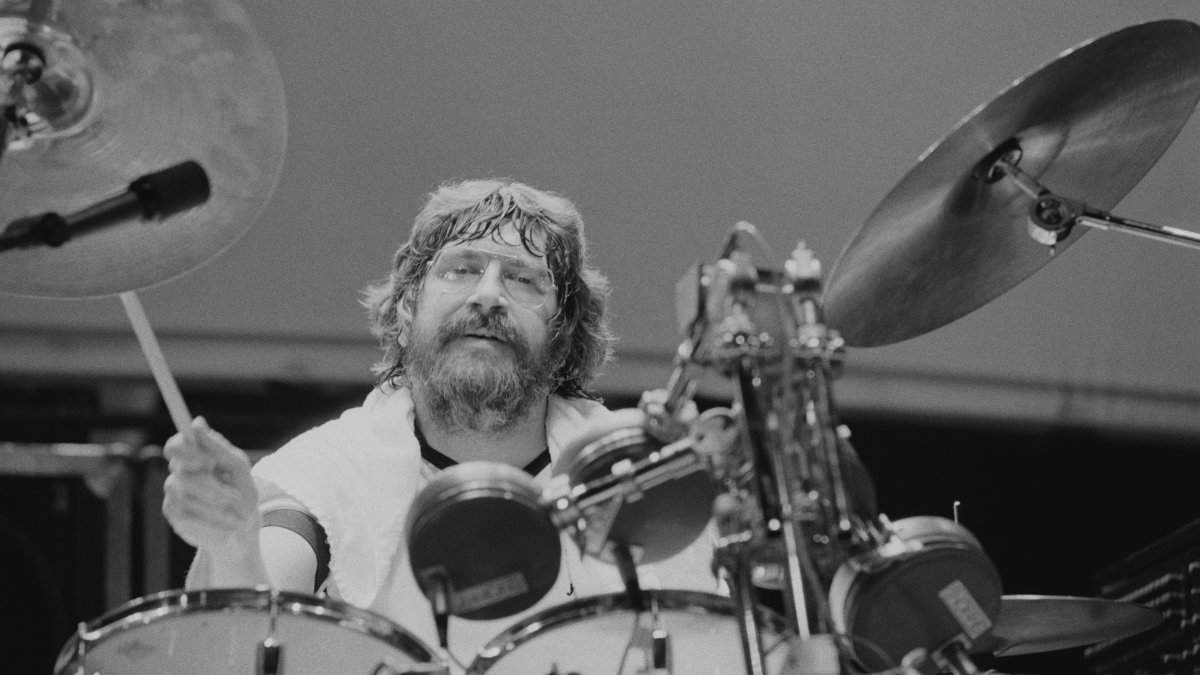Moody Blues Drummer and Co-Founder Graeme Edge Dies at 80 – NBC Los Angeles