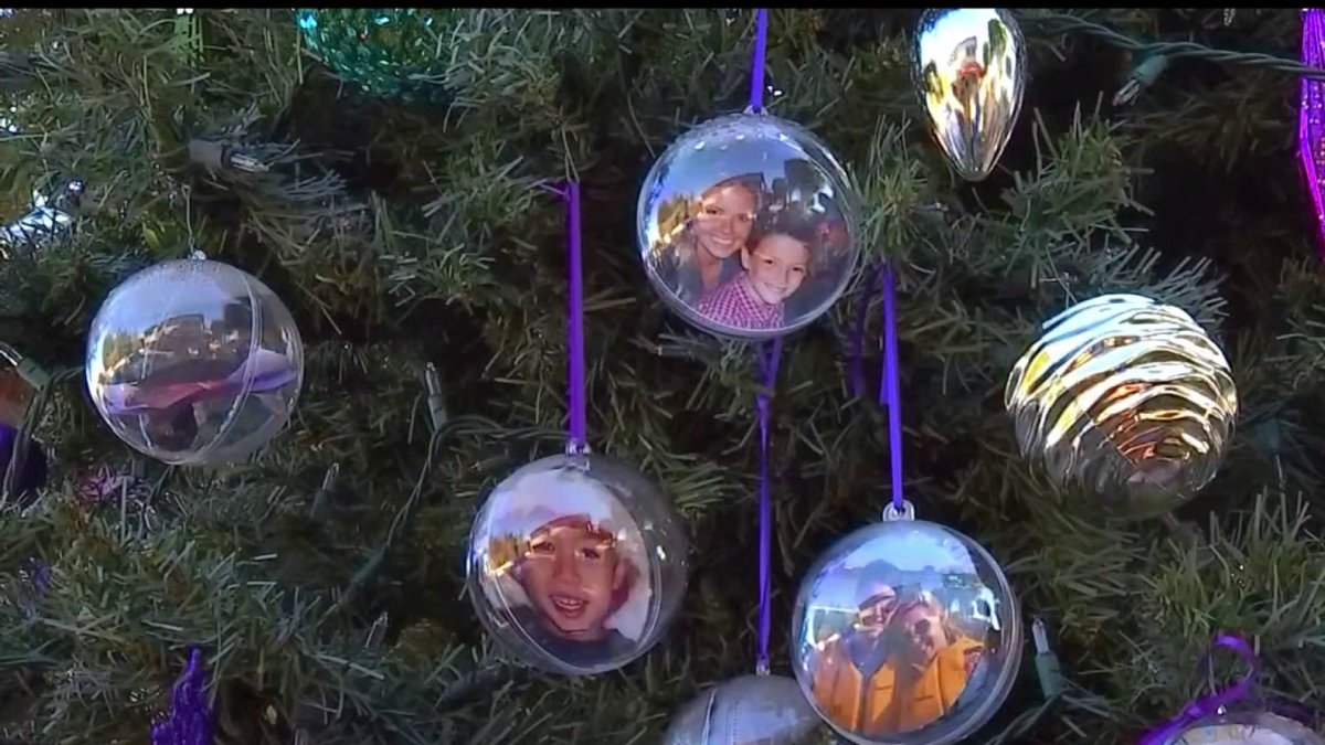 Christmas Tree Honors Those Lost to Drug Overdoses – NBC Los Angeles