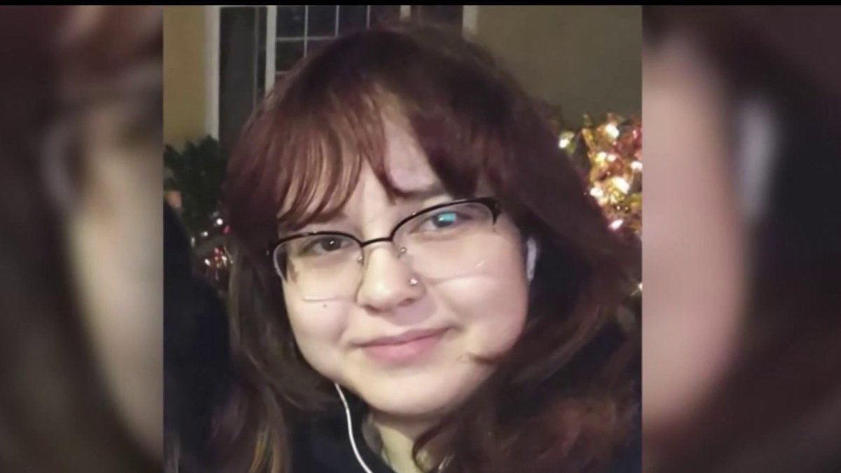 Family Says They’ll Bring Christmas Presents to Grave of 14-Year-Old ...