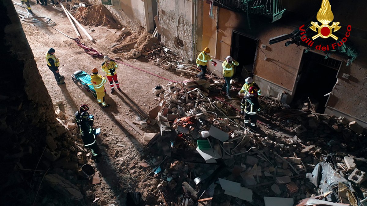 3 Dead, 6 Missing in Explosion in Sicily Caused by Gas Leak – NBC Los ... 3 Dead, 6 Missing in Explosion in Sicily Caused by Gas Leak – NBC Los ...