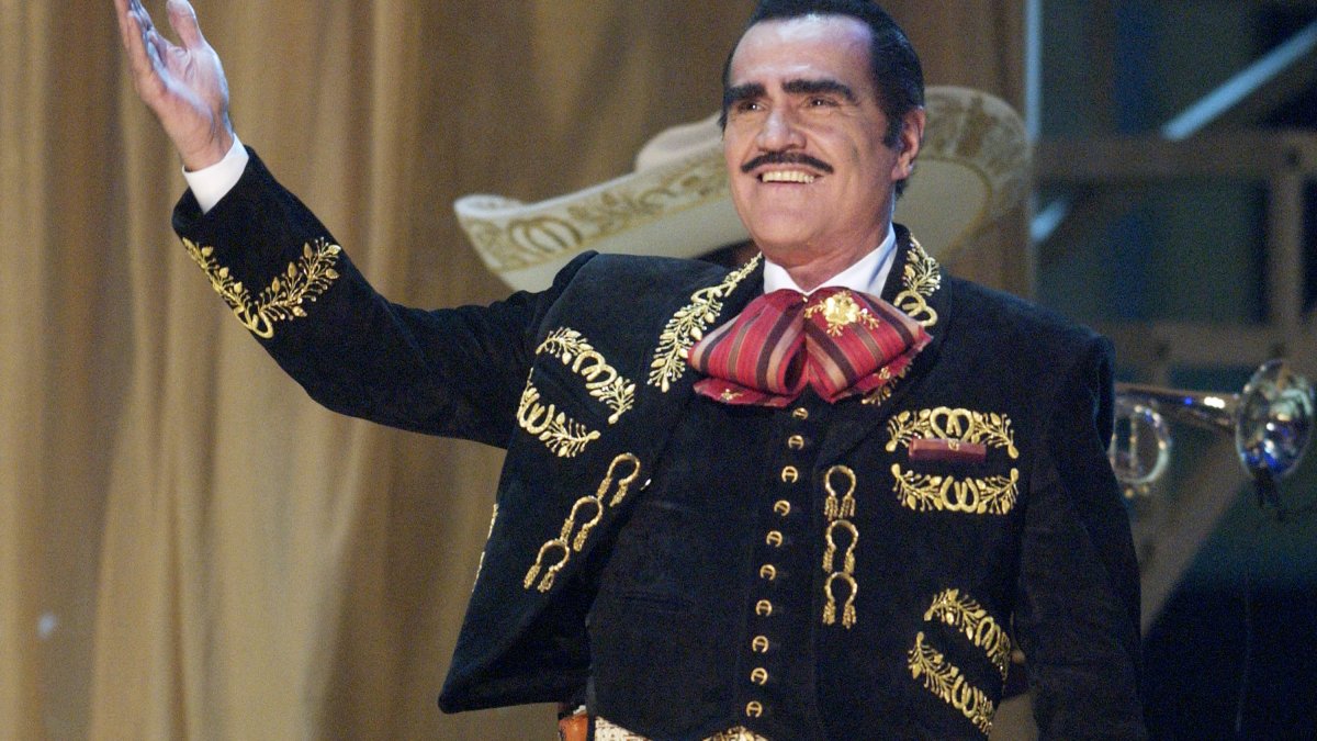 ‘El Rey’ Vicente Fernández Laid to Rest at His Mexico Ranch – NBC Los ...