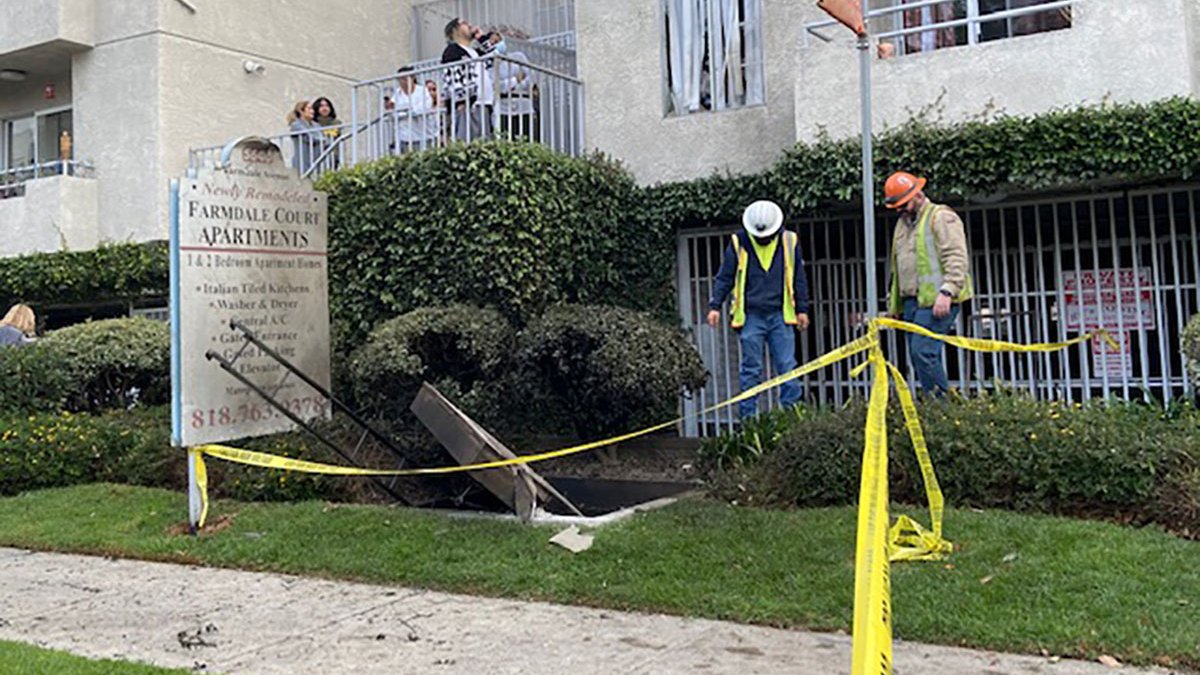Underground Explosion Damages North Hollywood Apartment – NBC Los Angeles
