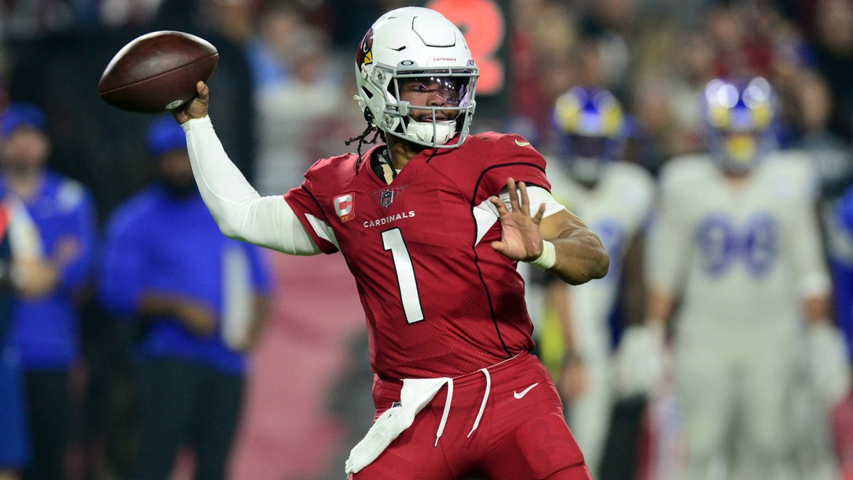 Who Are the Shortest, Tallest Quarterbacks in the NFL? – NBC Los Angeles