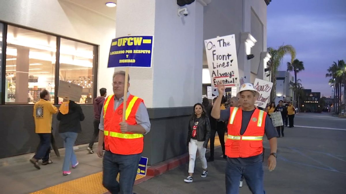 SoCal Grocery Workers Vote to Authorize Strike – NBC Los Angeles