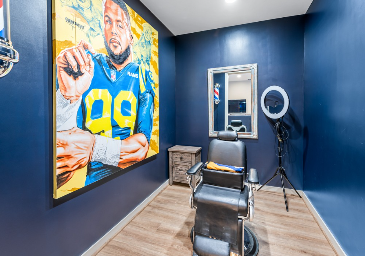 Pictures: Rams’ Aaron Donald Selling Calabasas Mansion – NBC Los Angeles