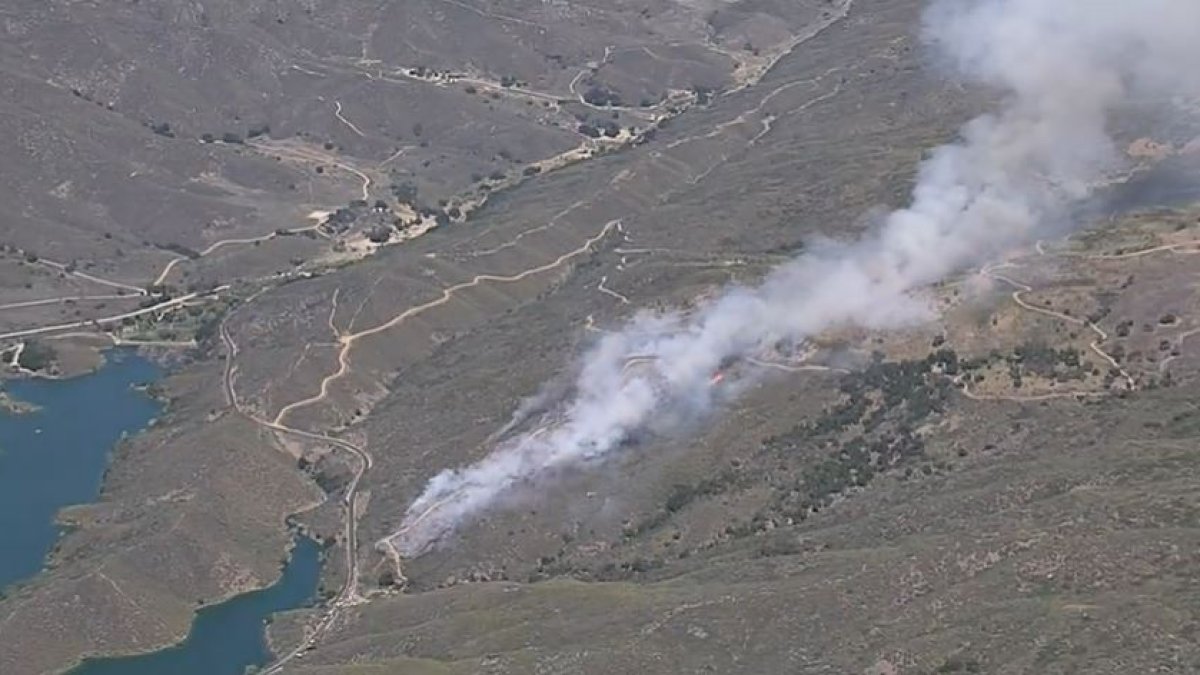 Brush Fire Burns in Angeles National Forest – NBC Los Angeles