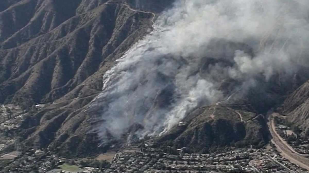 Brush Fire Burning in Duarte – NBC Los Angeles