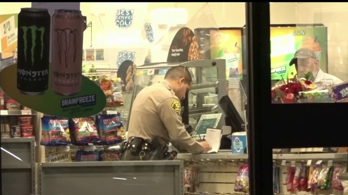 Three La County Convenience Stores Robbed In One Morning Nbc Los Angeles