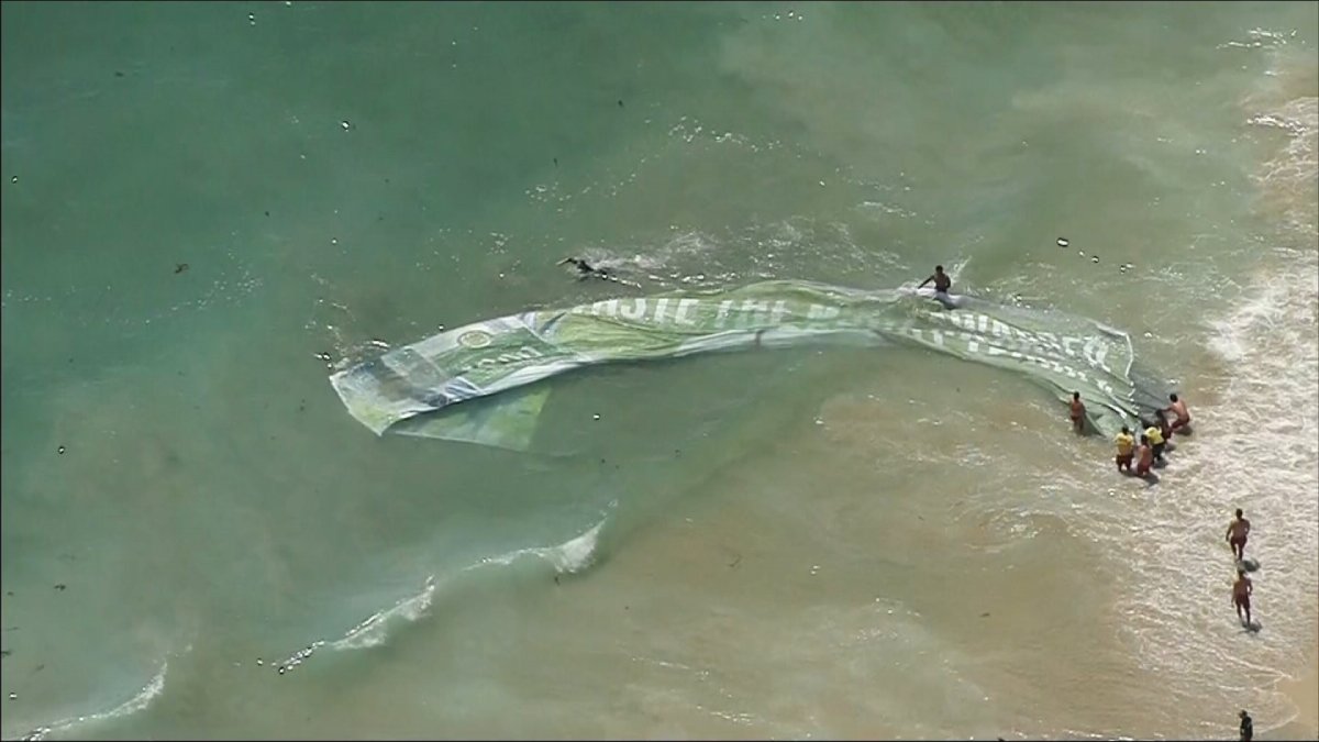 Banner Plane Crashes in Ocean Off Huntington Beach – NBC Los Angeles