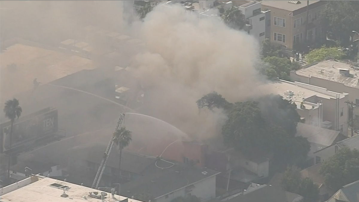 Fire in Hollywood Partially Collapses Vacant Theater – NBC Los Angeles