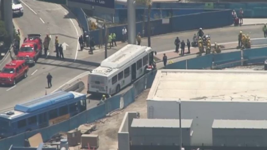 Two Injured in LAX Shuttle Bus Crash – NBC Los Angeles